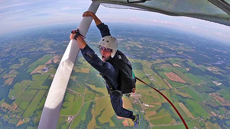 Skydive Saratoga in Gansevoort, NY: Experience Exhilarating Skydives