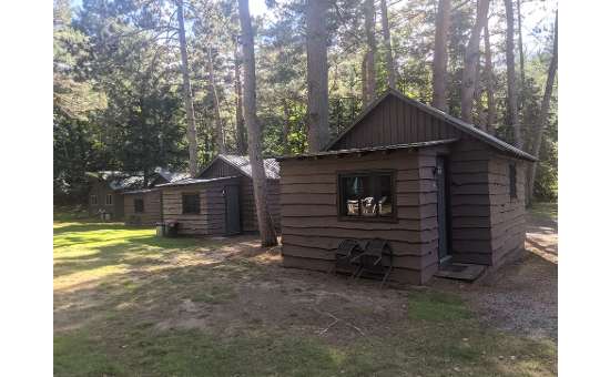 Moreno's Adirondack Cabins: Cabin Rentals in Ray Brook, NY