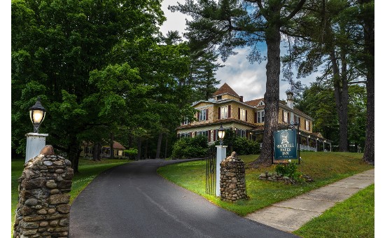 Rockwell Falls Inn in Lake Luzerne, NY: Romantic Bed & Breakfast