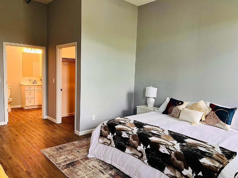 Mountain View: 2-Bedroom Vacation Rental in Lake George