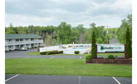 Studio Motel of Lake George | Hotels Near Million Dollar Beach