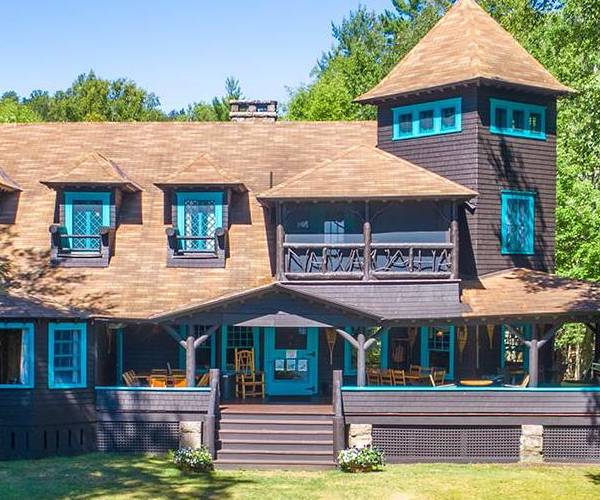 Places to Stay in the Adirondacks: Hotels, Cabins & More