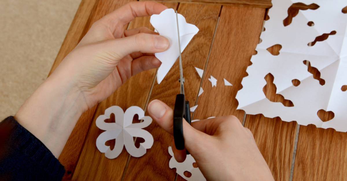 Escape the Cold & Make Crafts Indoors With the Kids This Winter
