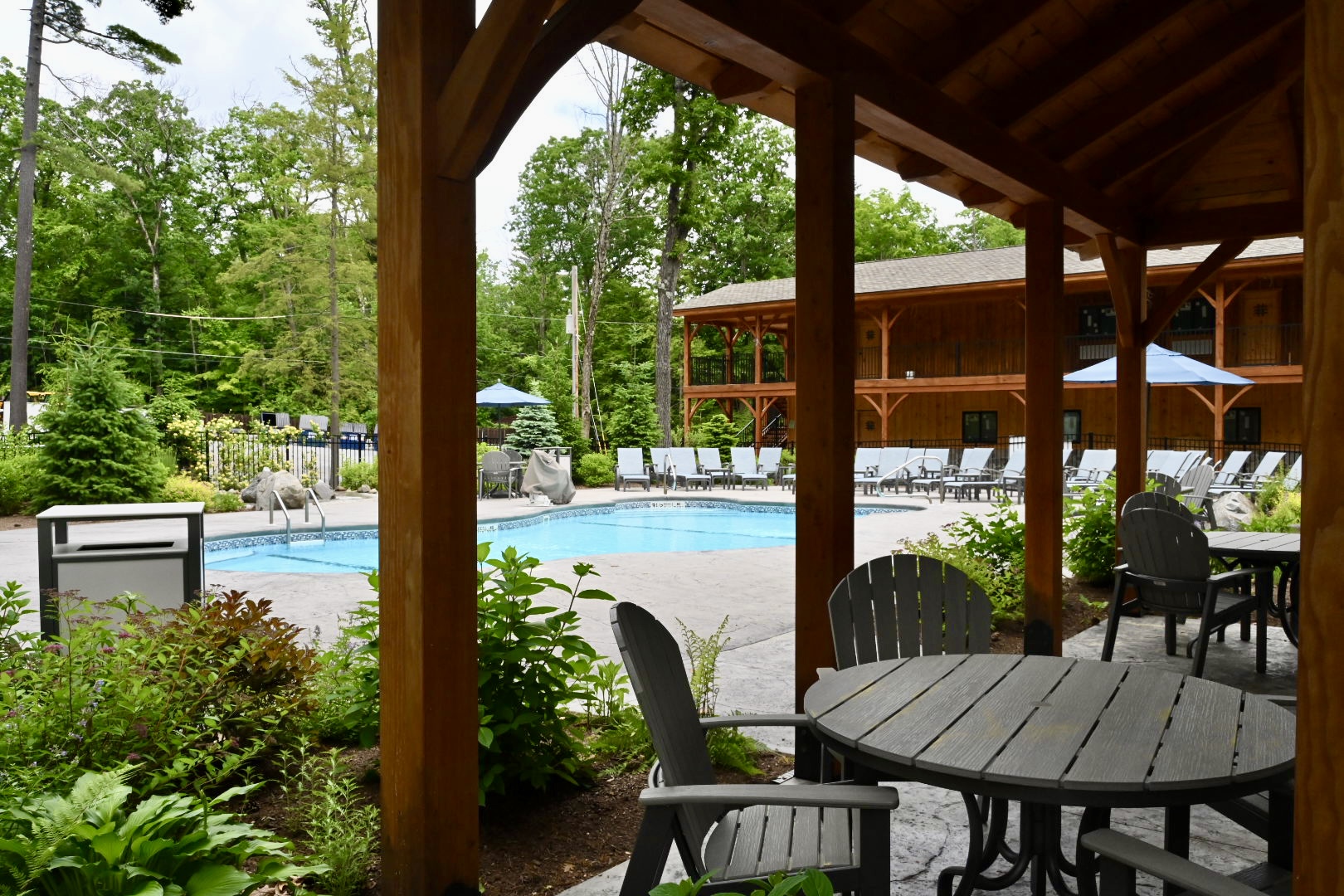 Lake George Hotels, Cabins & Rentals With Outdoor Pools