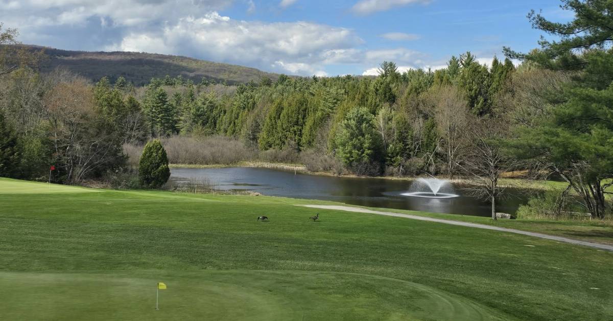 Lake George Area Golf Courses With Dining Options