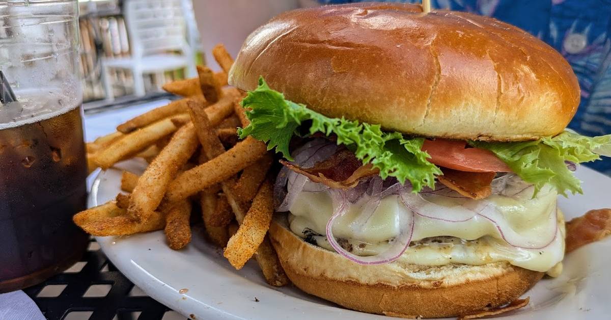 Best Burgers in Lake George: Top 10 Must-Try Spots
